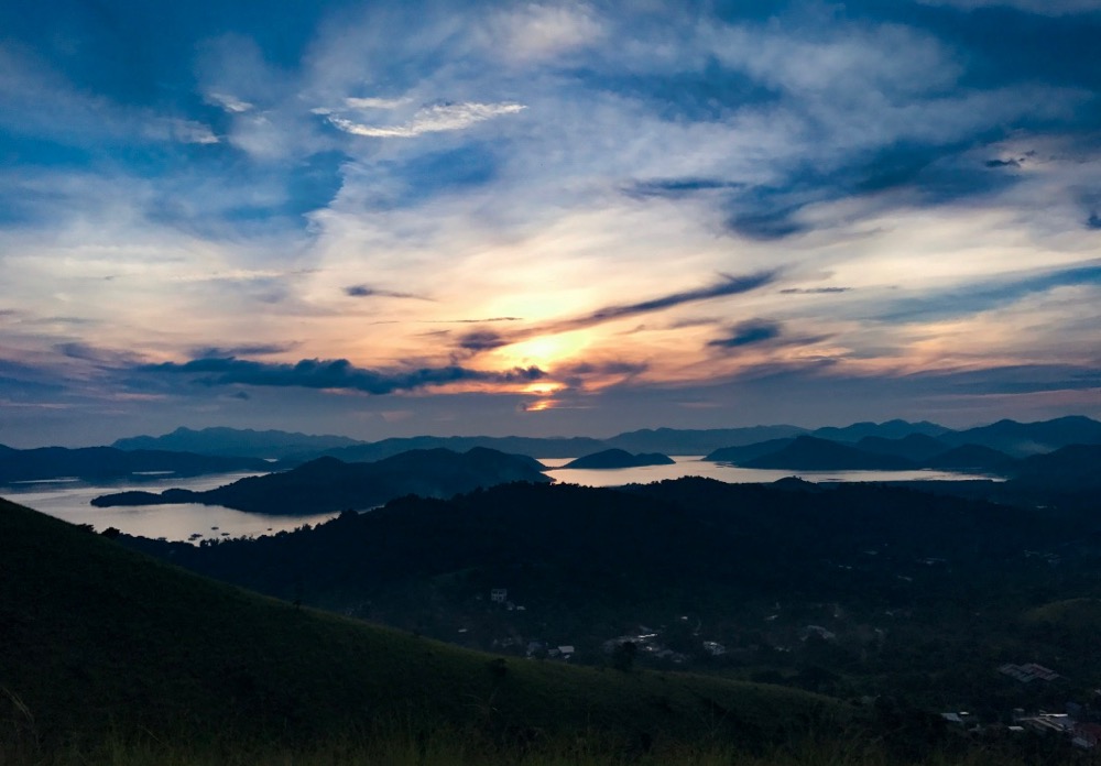 Of Rolling Hills, Daunting Steps, and Magical Sunset in Mt. Tapyas ...