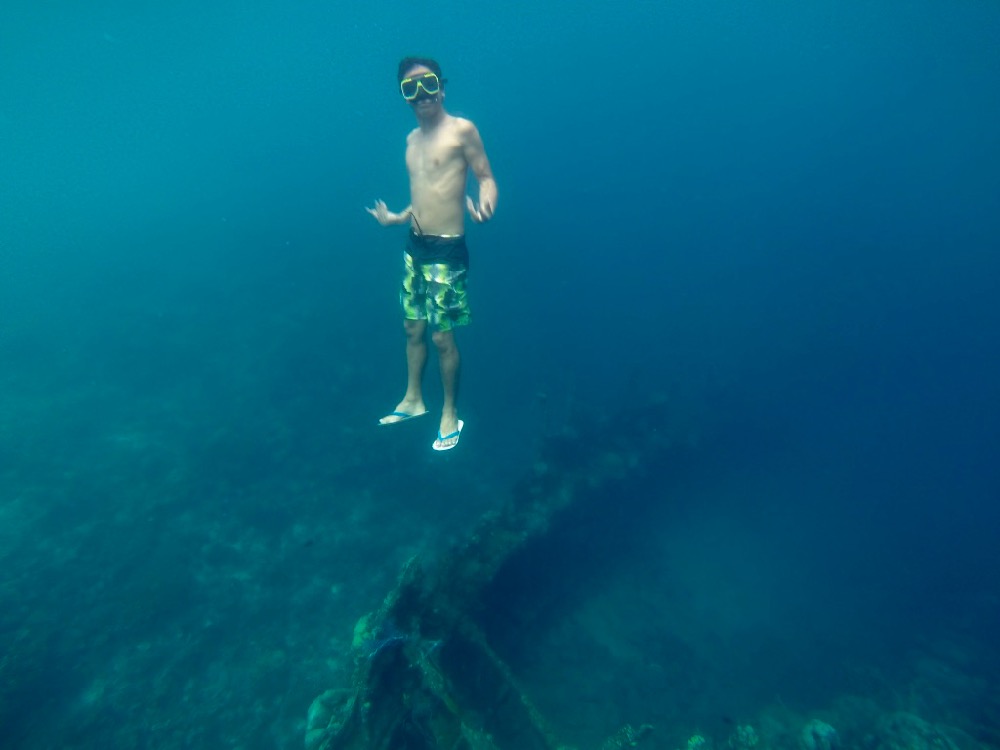 Diving Into the Skeleton Wreck in Coron Palawan – Scribbling Neurons