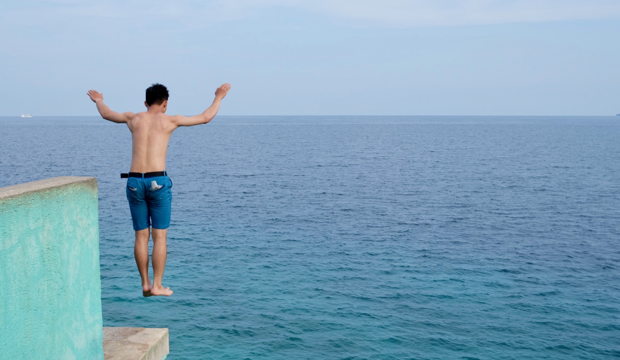 Failing to Jump at Salagdoong Beach – Scribbling Neurons